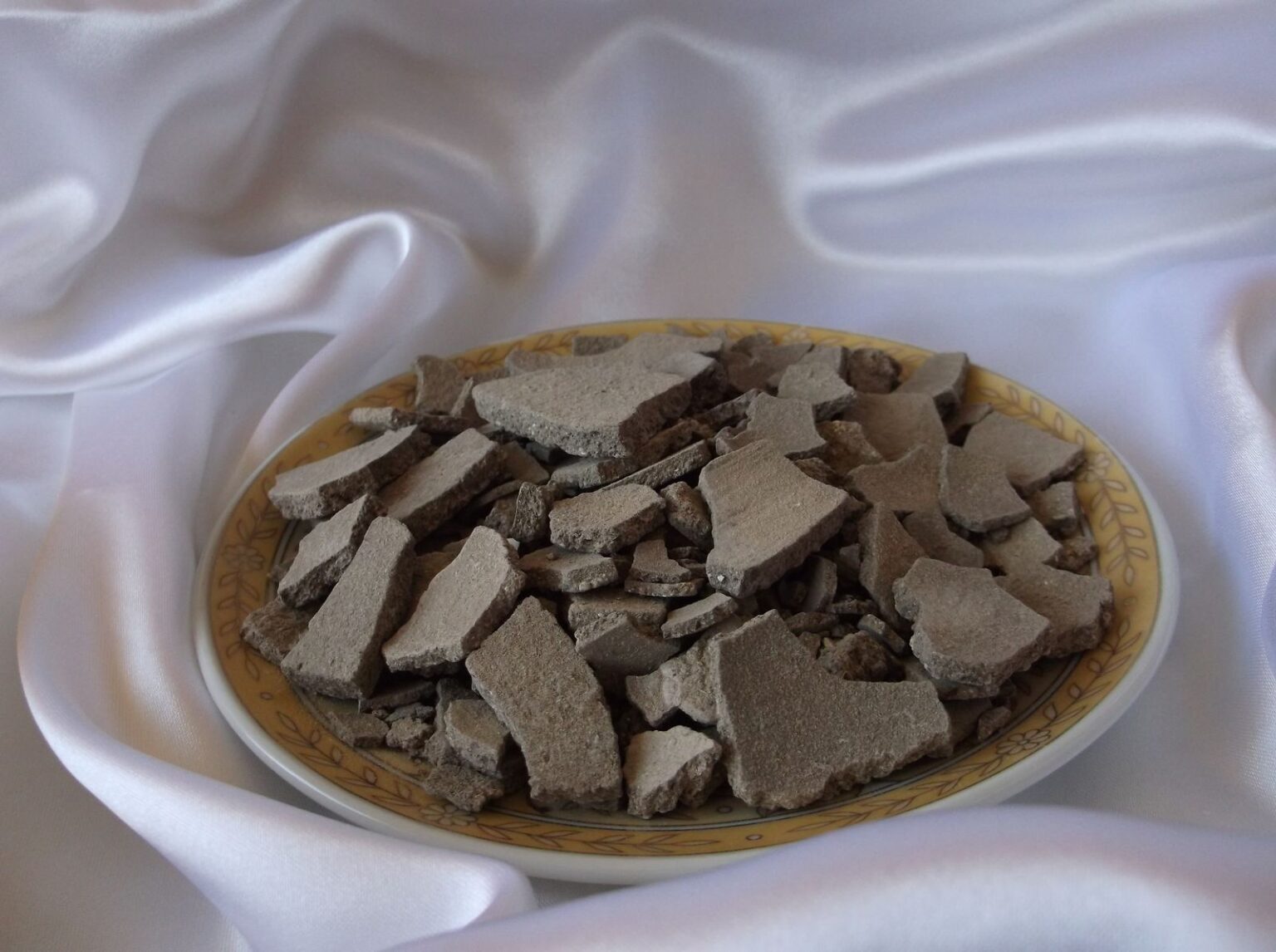 Ghassoul/ Argile marocaine pour cheveux (غاسول مغربي للشعر)